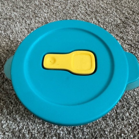 Tupperware | Kitchen | Tupperware Vent N Serve Microwaveable Divided ...